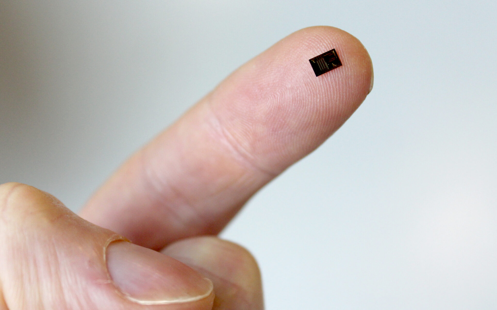 A new world you wear everyday: A laser light engine for augmented ...